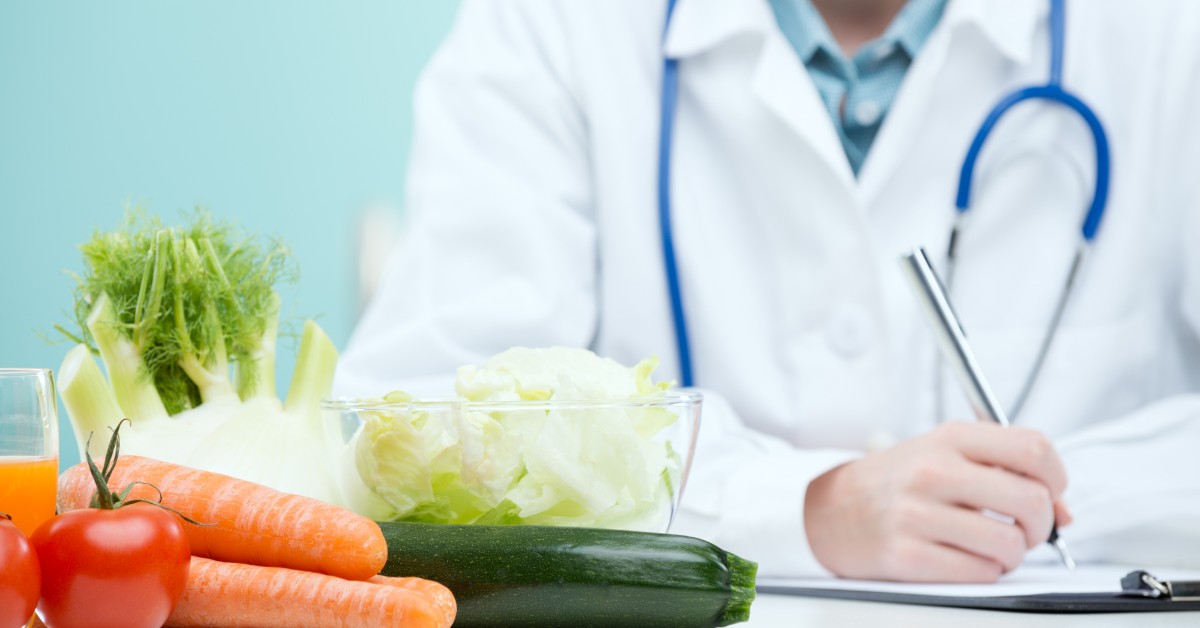 How Does The Fasting Mimicking Diet Work? [3 Diets Compared]